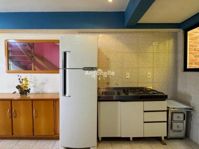 Sobrado Triplex à venda no bairro Bela Vista