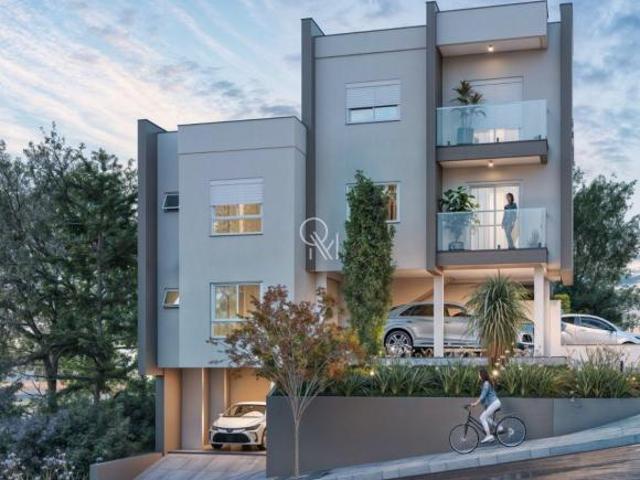 Sobrado triplex à venda no bairro Bela Vista Caxias do Sul