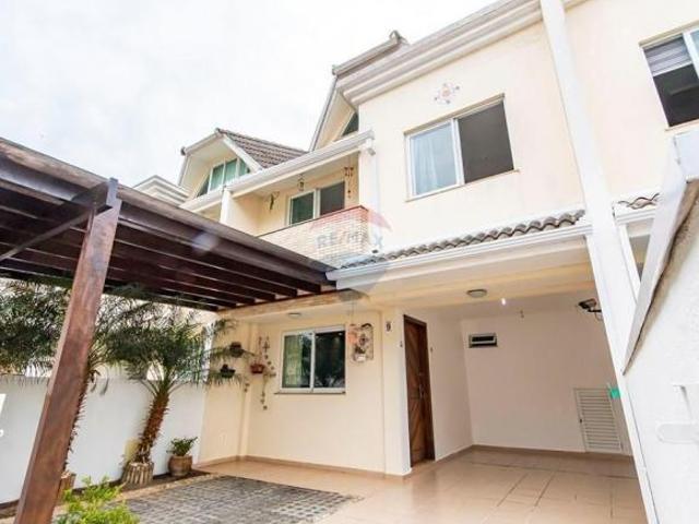 Sobrado Triplex à venda no bairro Orleans em Curitiba PR