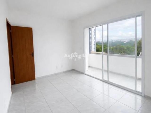 Sobrado Triplex à venda no bairro Santa Lúcia