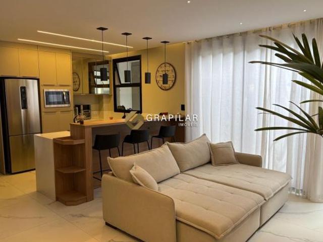 Sobrado Triplex à Venda no Capão Raso/Pinheirinho
