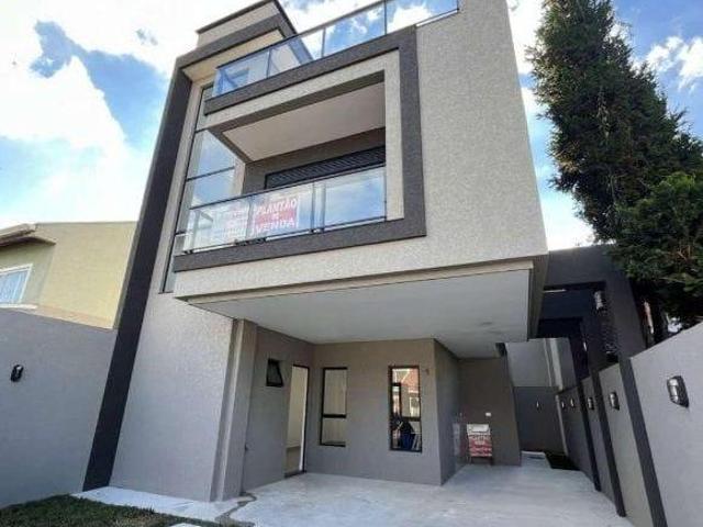 Sobrado Triplex a venda no Hauer