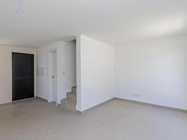 Sobrado triplex a venda novo semimobiliado no Boa Vista Curitiba/PR