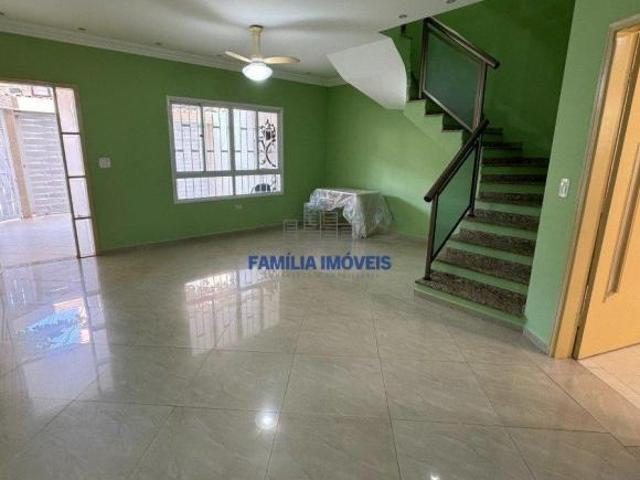 Sobrado triplex à venda 3 quartos Campo Grande Santos SP