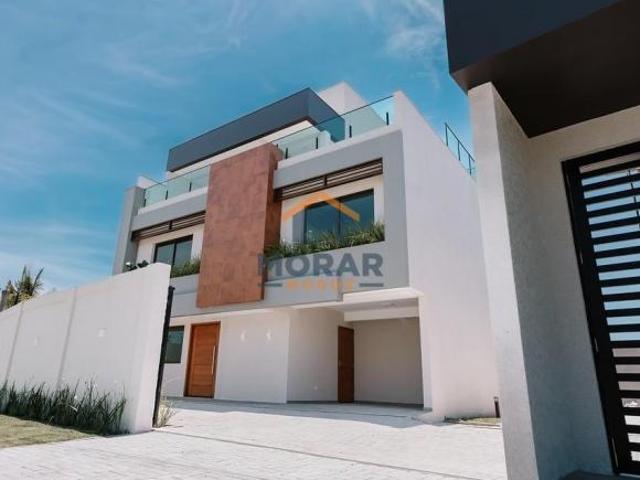 Sobrado triplex alto padrão faixa mar em Canoas