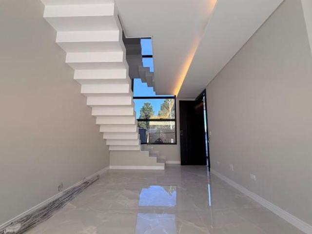 Sobrado triplex alto padrão novo no Pineville em Pinhais