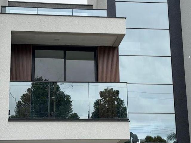 Sobrado triplex alto padrão novo no Pineville em Pinhais
