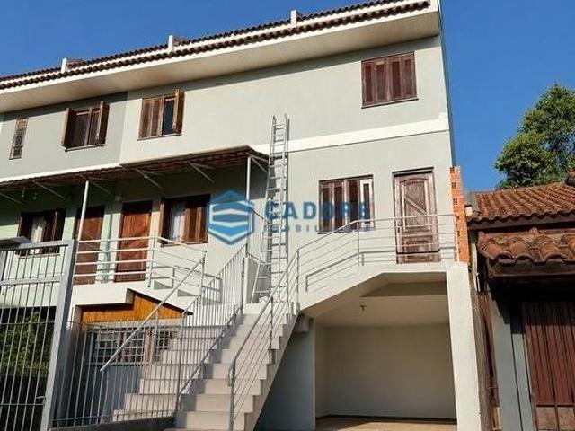 SOBRADO TRIPLEX DOIS DORMITÓRIOS NO PRES. VARGAS