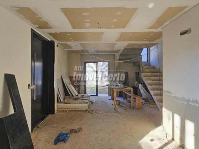Sobrado triplex de 166 m² privativo com 3 dormitór