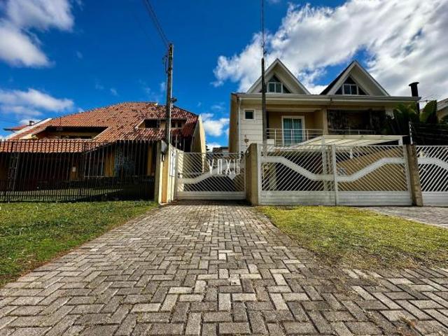 SOBRADO TRIPLEX EM CONDOMÍNIO, 03 SUÍTES, 05 VAGAS
