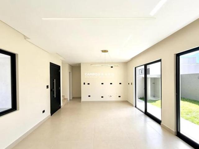 Sobrado Triplex em Condomínio 204m² 3 Quartos Suíte c/Closet e 2 Vaga de Garagem