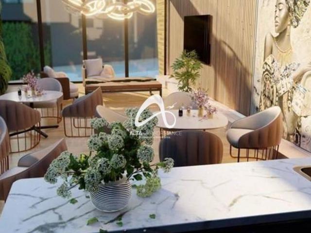 Sobrado Triplex em Condomínio • Xaxim
