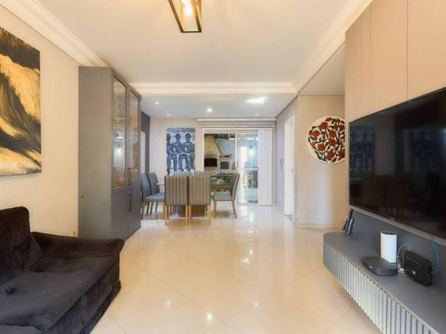 Sobrado Triplex em condominio com 3 quartos sendo 1 suite
