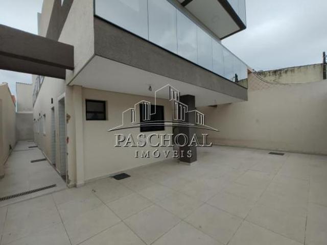 SOBRADO TRIPLEX EM CONDOMÍNIO COM 4 DORMITÓRIOS, TERRAÇO PRIVATIVO, 1 VAGA DE GARAGEM, MIRIM, PRAIA