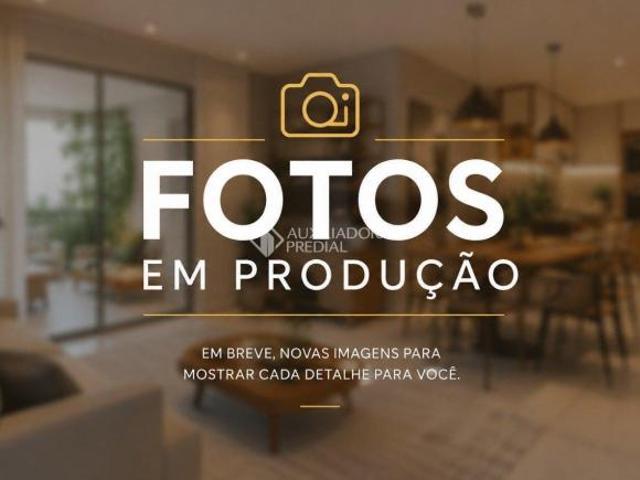 Sobrado Triplex em Condomínio Fechado à Venda no São João | Próximo a Santa Felicidade