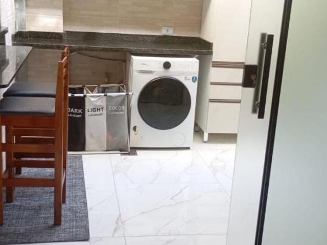 Sobrado Triplex em condominio fechado com 3 quartos 3 banheiros e 2 vagas de garagem mobiliado
