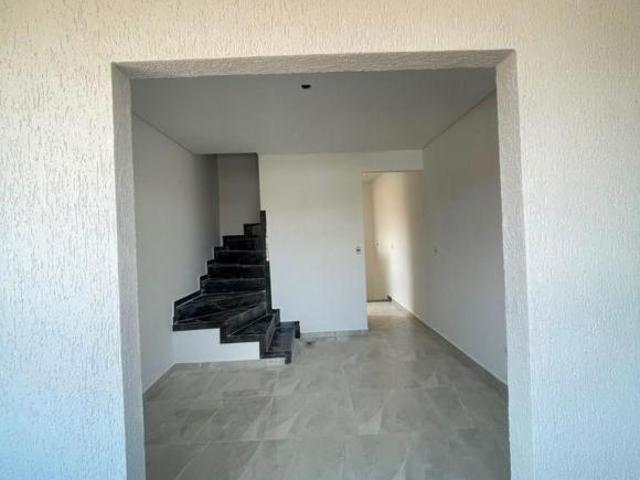 Sobrado triplex em condomínio no Maracanã, em Praia Grande SP