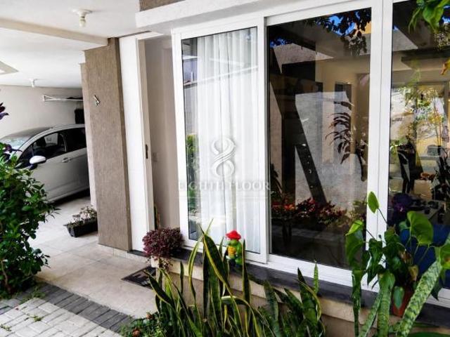 SOBRADO TRIPLEX EM SANTA FELICIDADE