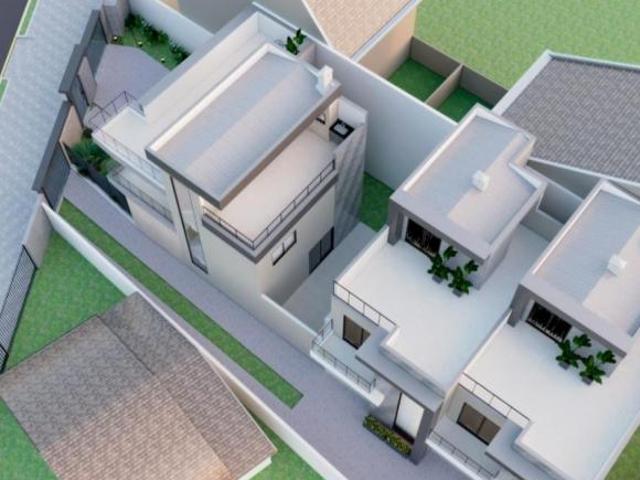 Sobrado triplex em Santa felicidade 120m2