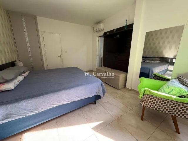 Sobrado Triplex em Villagio com piscina no Marapé. Charmosa & Espaçosa & Privacidade &