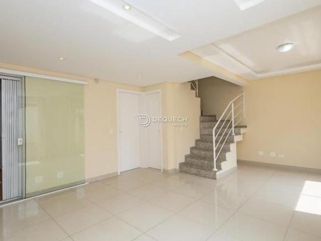 Sobrado triplex ensolarado com 3 quartos