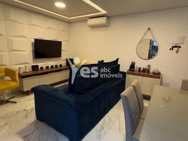 Sobrado triplex impecável com espaço gourmet e 2 suítes no Campestre! REF: 20237