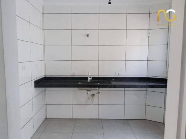 Sobrado Triplex individual com 3 dormitórios 1 vaga de garagem por 565mil