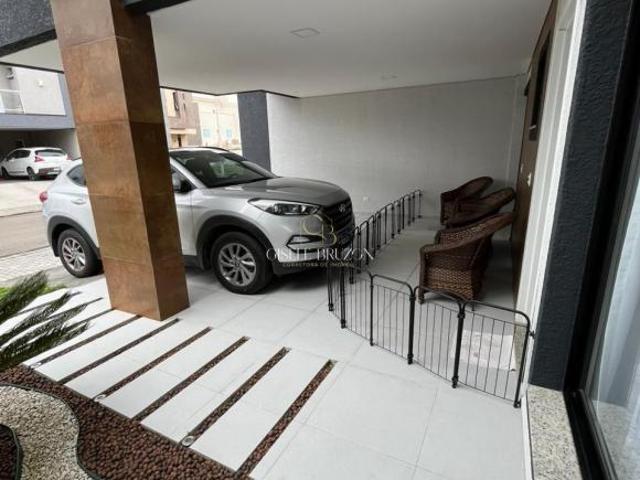 Sobrado Triplex mobiliado no Condomínio Foggiatto a Venda