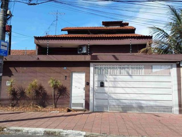 Sobrado triplex MOBILIADO à venda, 4 quartos, 6 vagas cobertas, Jardim Rosana, ao lado Nagumo Contin