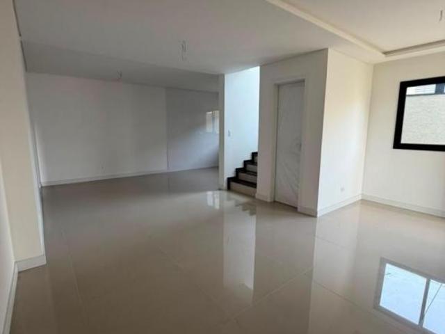 SOBRADO TRIPLEX MODERNO COM TERRAÇO