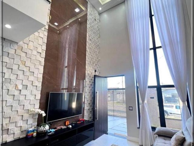 SOBRADO TRIPLEX MAGNÍFICO COM 03 DORMITÓRIOS LOCAL