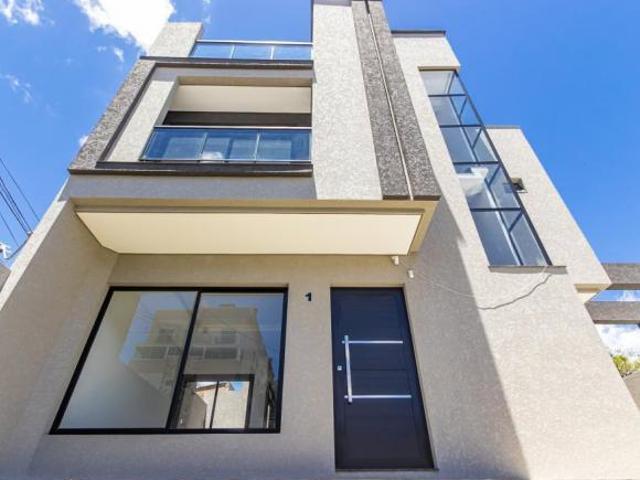 Sobrado Triplex Novo com 3 Suítes no Capão Raso