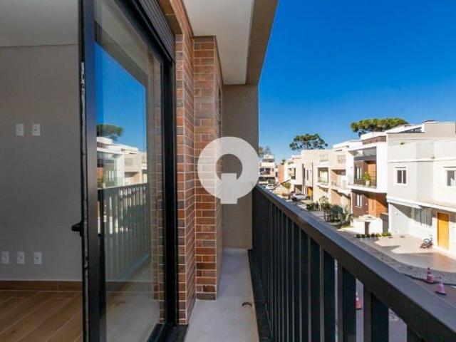 SOBRADO TRIPLEX NOVO COM 3 SUÍTES NO PINHEIRINHO