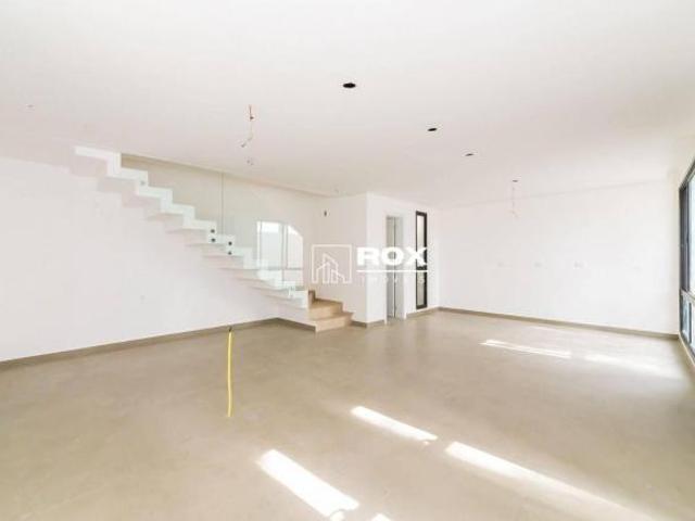 Sobrado Tríplex novo de alto padrão, com 3 quartos, sendo 1 suíte à venda, 145 m² por R$ 900.000 B