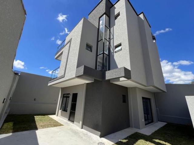 SOBRADO TRIPLEX NOVO EM CONDOMÍNIO SEM GEMINAÇÃO À VENDA NO NOVO MUNDO