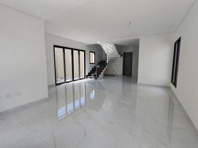 Sobrado Triplex Novo no Xaxim/Vila São Pedro com 3