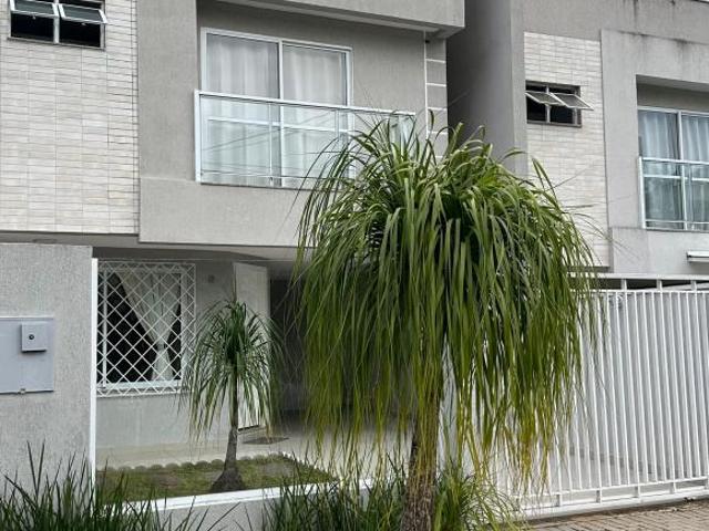 Sobrado triplex no Boa Vista/ divisa com Ahu