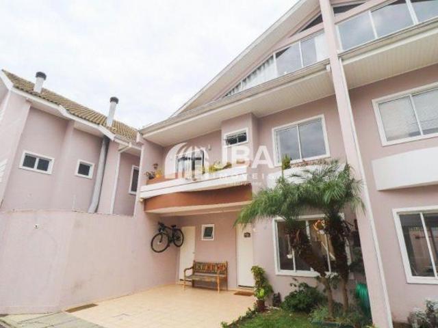 SOBRADO TRIPLEX NO BOQUEIRÃO