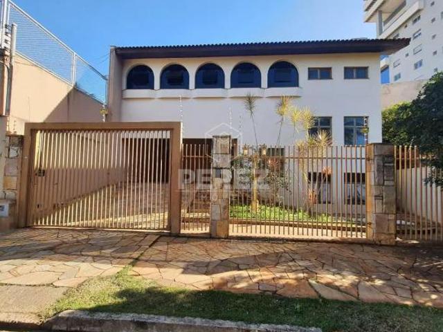 Sobrado Tríplex no Bairro Centro