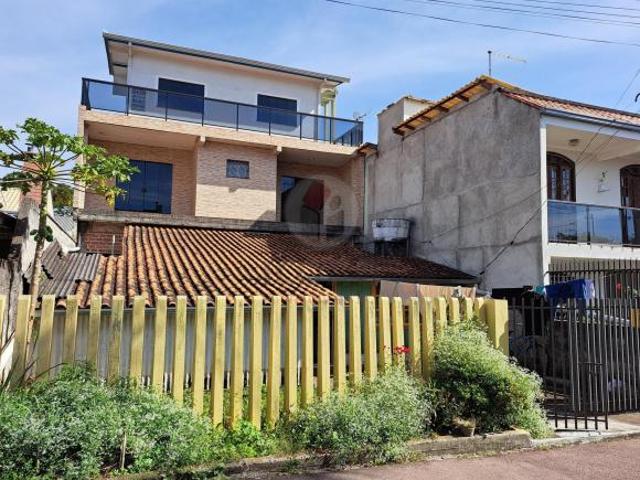 Sobrado Triplex no bairro Portão