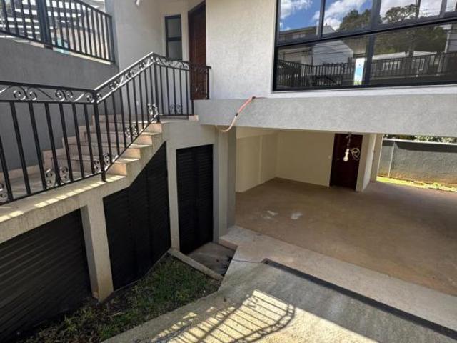 Sobrado Triplex no bairro São Lourenço / estuda permuta em imóvel de menor valor