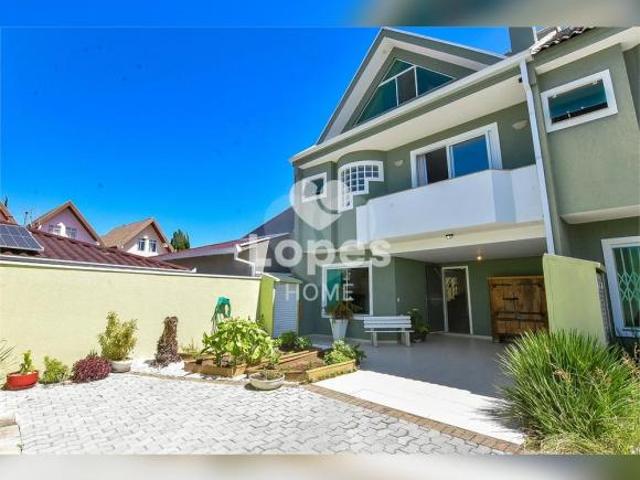 SOBRADO TRIPLEX NO JARDIM DAS AMÉRICAS — 220 m² | 3 DORMITÓRIOS | 2 VAGAS | ESPAÇO E VERSATILIDADE