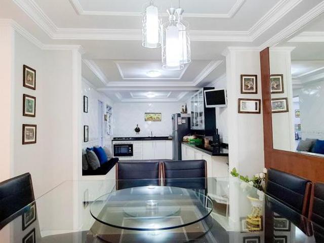 Sobrado Triplex no Xaxim – 3 Quartos, Varanda Gourmet e Localização Privilegiada