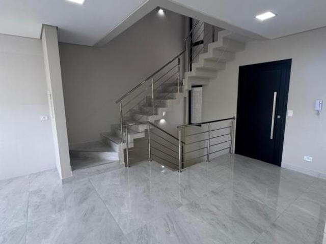 Sobrado triplex na melhor localização de São José dos Pinhais