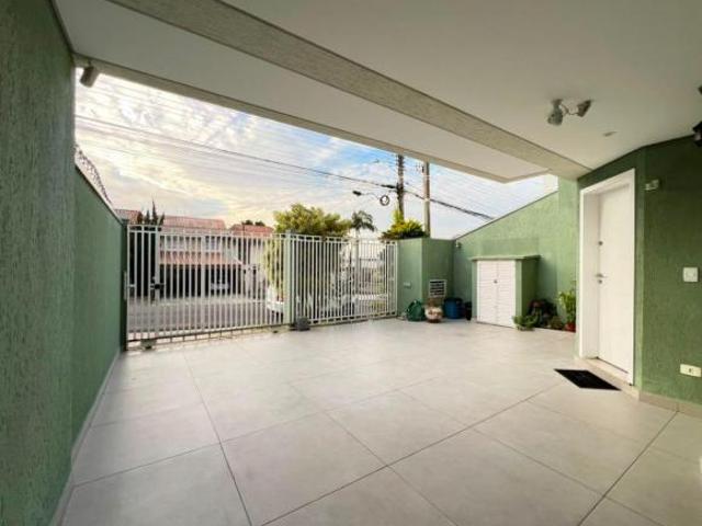 Sobrado Triplex Semi Mobiliado à Venda no Boqueirão | 160 m² Privativos | 3 Quartos | 3 Vagas