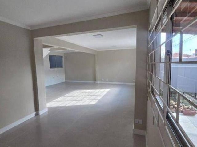 SOBRADO TRIPLEX TOTALMENTE REFORMADO – PRONTO PARA MORAR!