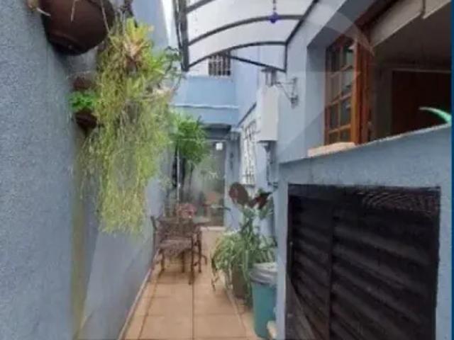 Sobrado à venda no Jardim São Paulo? Localização privilegiada!
