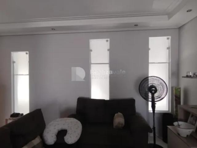 Sobrado à venda em condominio fechado com 3 quartos e 117 m²