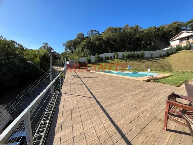 Sobrado à venda em Serra da Cantareira
