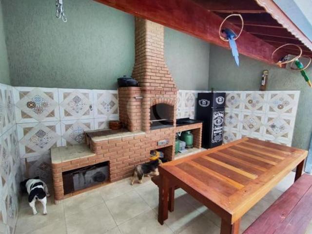 Casa à venda com 3 quartos, sendo 1 suíte, em Vila Cecília, Mogi das Cruzes